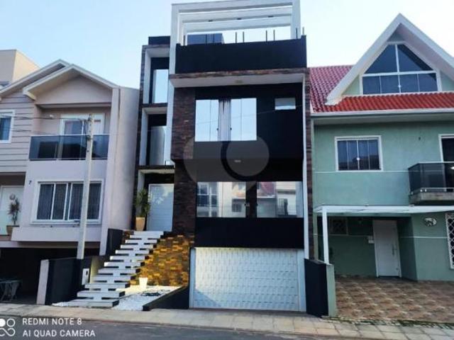 Condomínio Residencial Portão Área Útil: 236 m² Área Total: 240 m²
