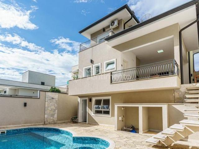 Condomínio Residencial Via Castelli Casa com 3 quartos, piscina aquecida, 245m², à venda no Condom