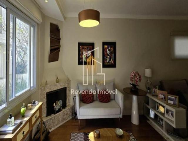 Condomínio Residencial Vila Das Andorinhas em Jardim Prudência Casa com 260m²