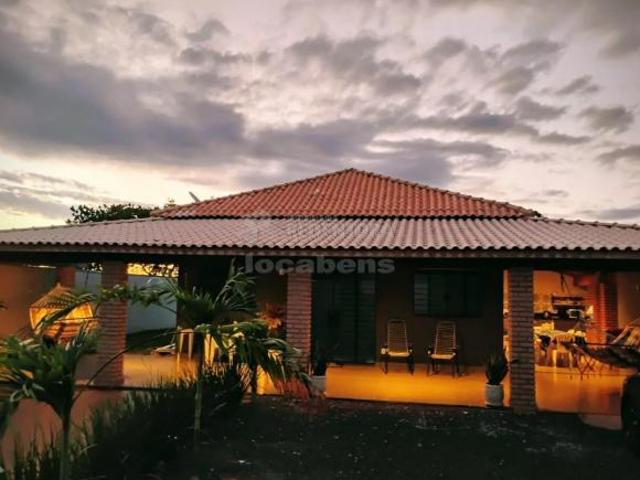 Condomínio Riviera Di Toscana Casa mobiliada em rancho com 03 quartos e piscina