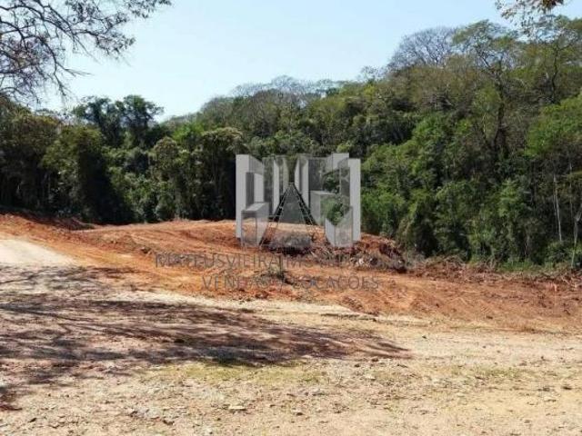 Condomínio  Sitio Lagos de Ibiúna  Terreno com 6.300 m²