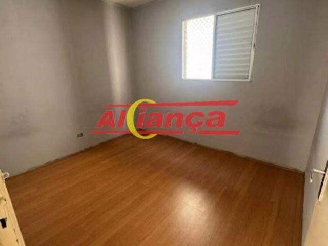 Condomínio Turmalina 2 em Guarulhos, Jardim Santo Expedito Cercado por centralização comercial!