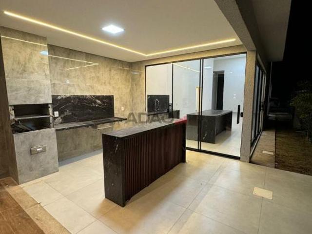 CONDOMÍNIO TERRAS ALPHA 1 SENADOR CANEDO Casa em Condomínio com 3 Quarto s por R$ 1190000.00 no set