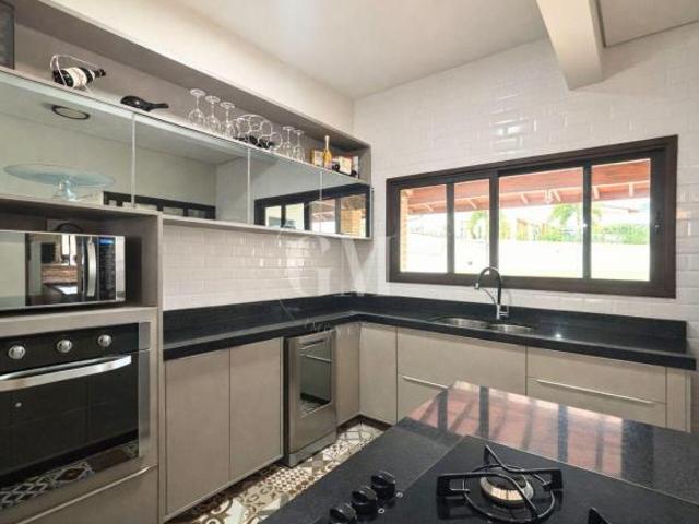 Condomínio Terras da Alvorada Casa com 3 dormitórios, piscina e amplo quintal no Terras da Alvorad