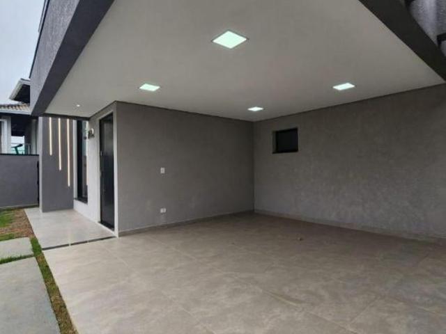 Condominio Terras de Santa Adelia Casa alto padrao com 3 suites e piscina em Vargem Grande Paulist