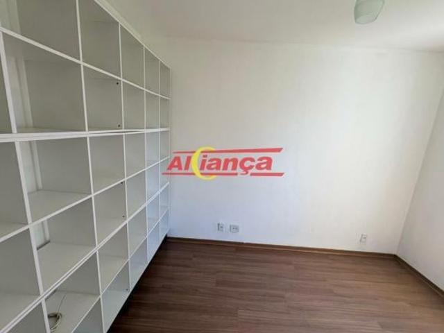 Condomínio Vale Verde. Com 67 m², 2 dormitórios, 1 banheiro, sala com 2 ambientes, sacada, cozinha