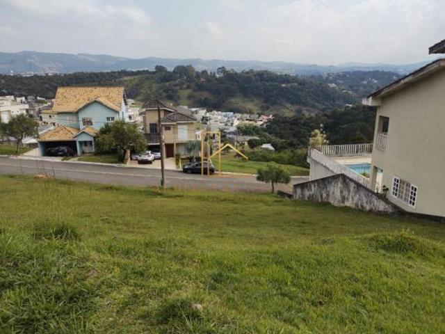 Condomínio Valville 1
