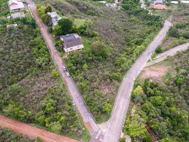 CONDOMÍNIO VERDE – LOTE DE ESQUINA, ESCRITURADO – JARDIM BOTÂNICO