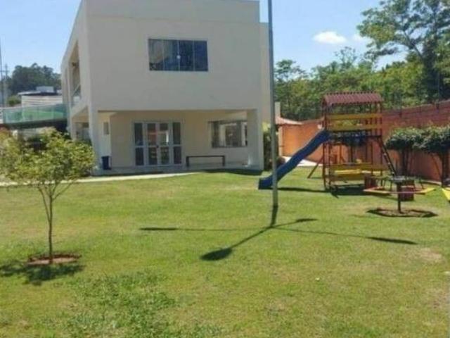 Condomínio Viena térrea 3 suítes e piscina