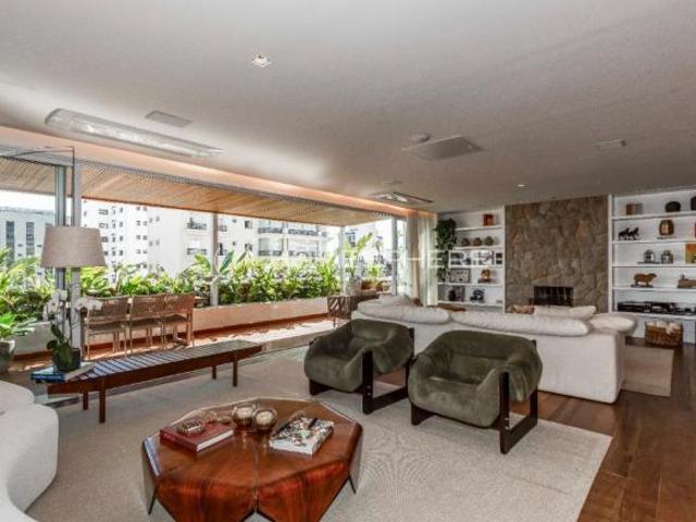 Condomínio Vila Adriana Alameda Franca, 760. Apartamento à venda Jardim América com 241m², 3 quartos