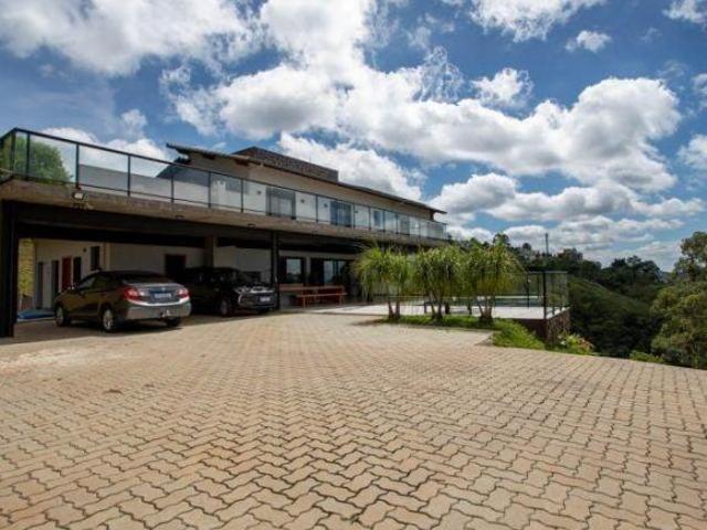 Condomínio Vila do Conde Casa Nova de alto padrão com 450m² e linda vista panorâmica para as monta
