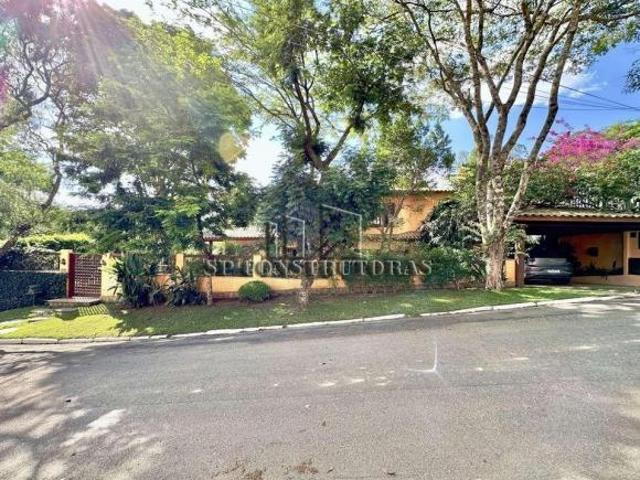 Condominio Vila de Sao Fernando | 4 Suites | 2 Vagas | Oportunidade Unica!