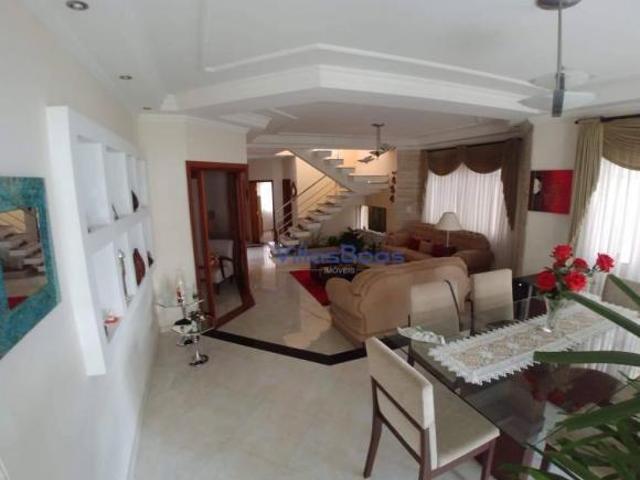 Condomínio Vilas de Santanna em Jacareí. Com 340m²