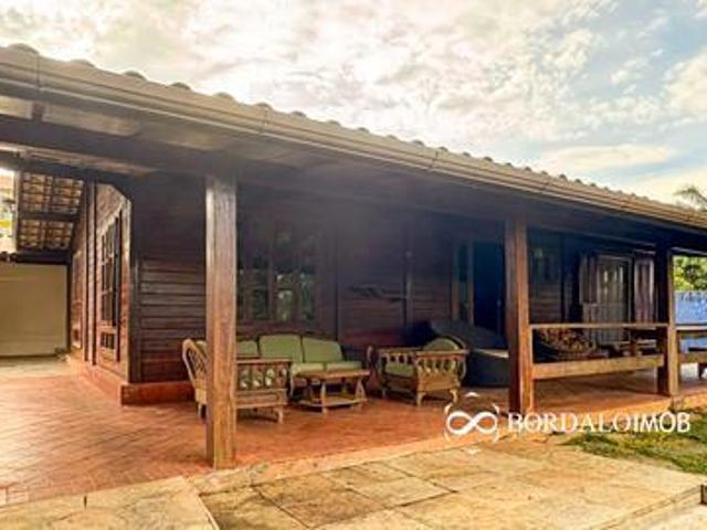 Condomínio Ville Montagne Casa Chalé com 800m² de Lote 3 Quartos