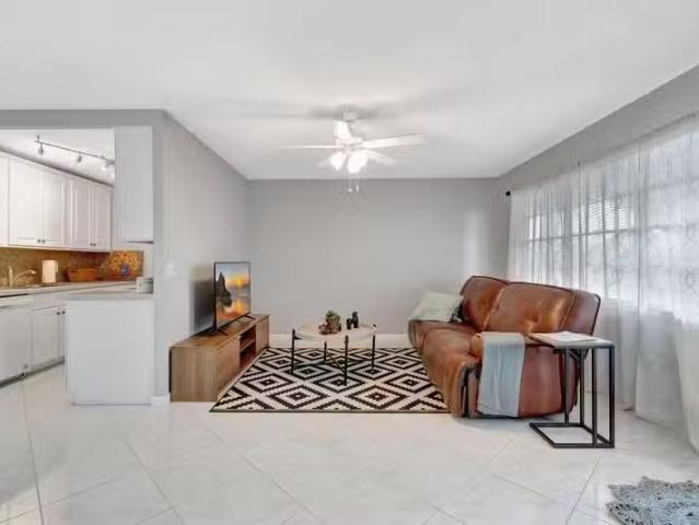 Condo/Coop Boca Raton, FL 3031 Cornwall B #3031