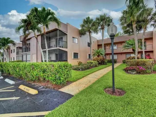 Condo/Coop Delray Beach, FL 15054 Ashland Way #84