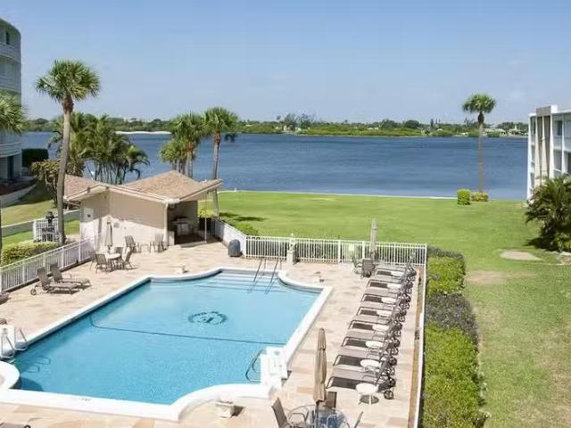 Condo/Coop Palm Beach, FL 2720 S Ocean Blvd #316