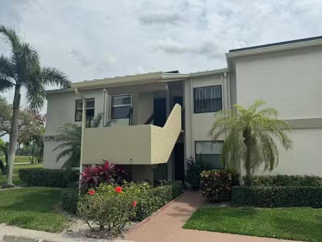 Condo/Coop Palm Beach Gardens, FL 12962 Briarlake Dr #202