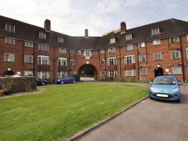 Condor Court, Guildford GU2, 4 bed flat to rent, £2,808 pcm | PrimeLocation
