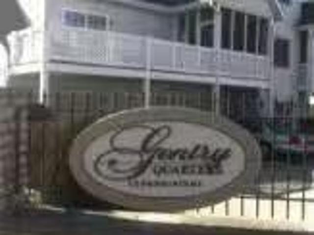 Condo/Villa, Contemporary Bloomington, IN 1326 S College Ma.
