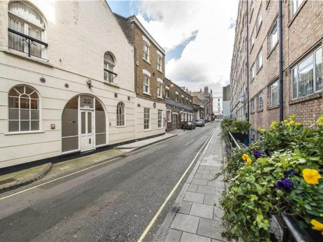 Conduit Place, W2 1HS 1 bed flat to rent £1,850 pcm £427 pw