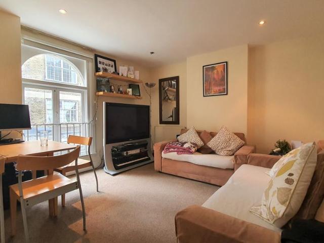 Conduit Place, W2 1HS 2 bed flat to rent £2,950 pcm £681 pw