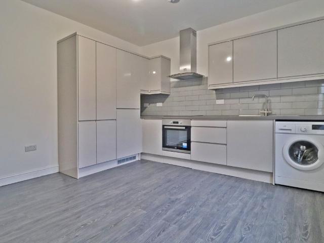Conduit Road, Bedford MK40, 1 bed flat to rent, £875 pcm | PrimeLocation