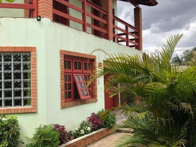 CONFIANÇA IMÓVEIS vende ótimo SOBRADO de 200m², no Centro de Nova S