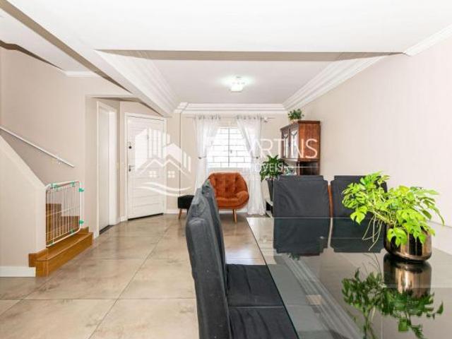 Confortável Triplex com 2 Suítes e Móveis Planejados