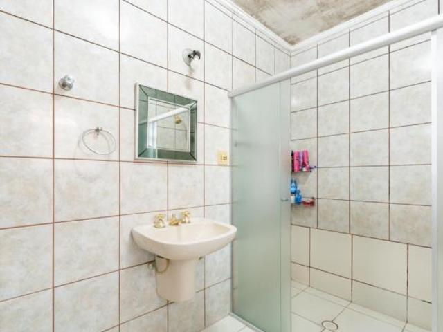 Confortável apartamento para venda em Bom Retiro com 3 quartos, sendo 1 suíte, 162m²