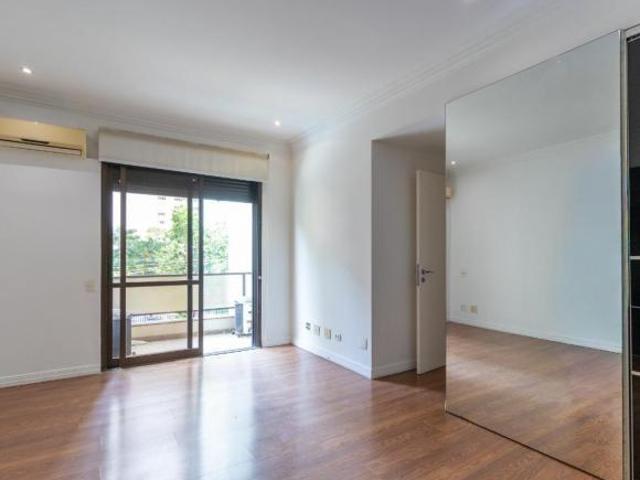 Funcional apartamento para venda em Itaim Bibi com 3 quartos, sendo 3 suítes, 197m² remaxares#EFVF