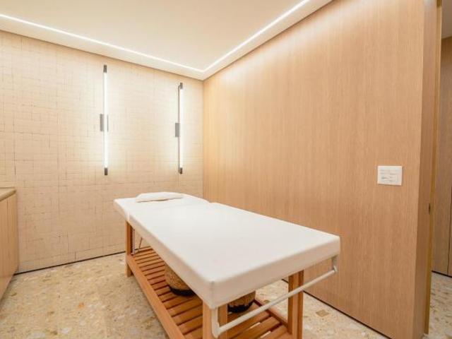 Versátil apartamento para venda em Jardim Paulista com 3 quartos, sendo 3 suítes, 240m² oneluxo#R7
