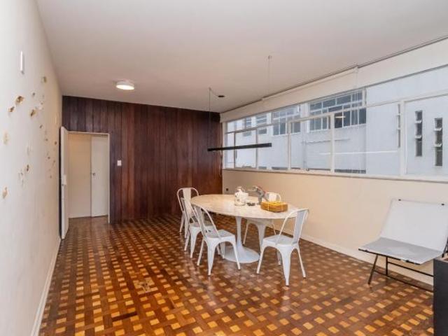Agradável apartamento para venda em Santa Cecília com 4 quartos, sendo 1 suíte, 164m²