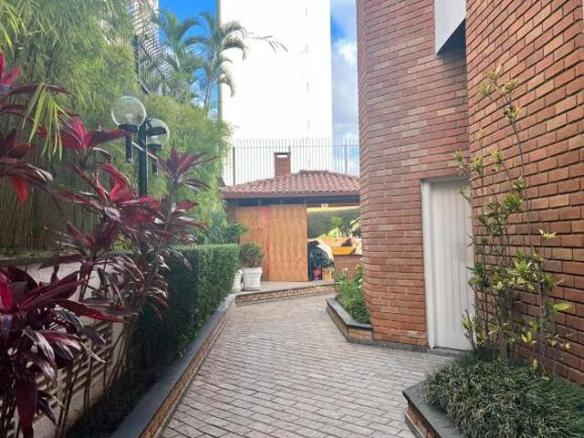 Aconchegante apartamento para venda em Vila Mariana com 4 quartos, sendo 2 suítes, 180m² maira yke