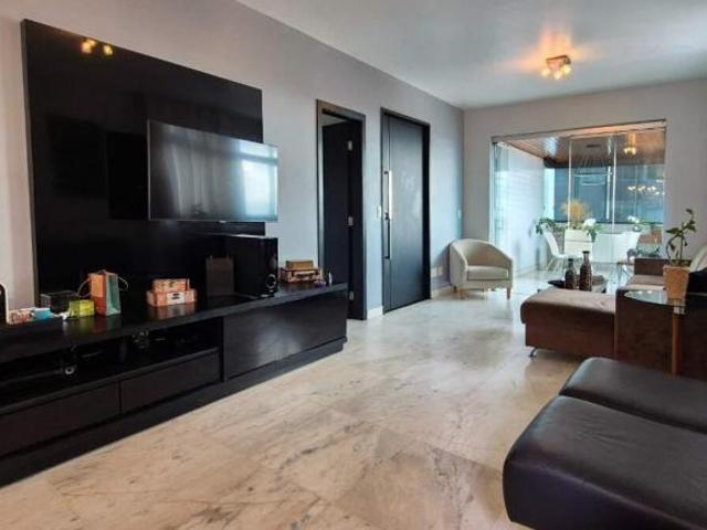 Confortável apartamento com 4 quartos com varanda no Buritis, BH