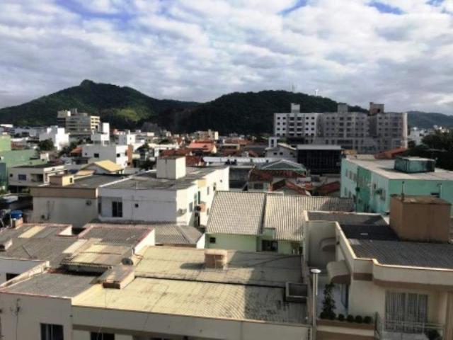 Confortável apartamento muito bem localizado