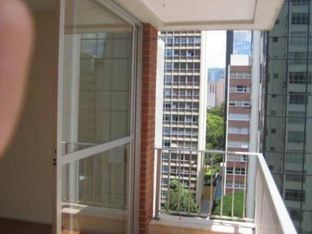 Elegante apartamento para venda e locação em Higienópolis com 3 quartos, sendo 1 suíte, 107m²