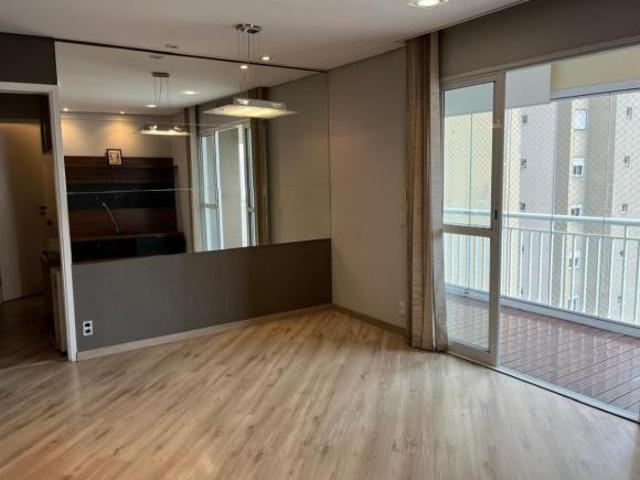 Excelente apartamento para venda e locação em Vila Gumercindo com 3 quartos, sendo 1 suíte, 93m² f