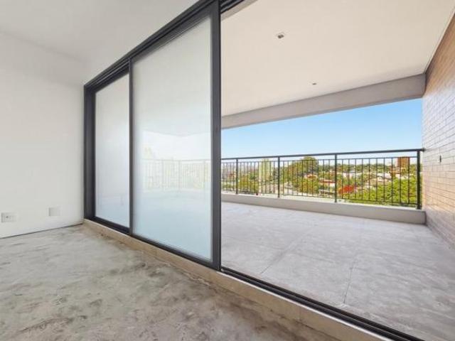 Atraente apartamento para venda em Moema com 3 quartos, sendo 3 suítes, 161m²