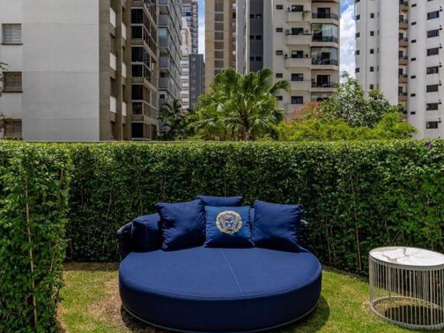 Atraente apartamento para venda em Moema com 3 quartos, sendo 3 suítes, 221m² kathrincoaracy#XB84S