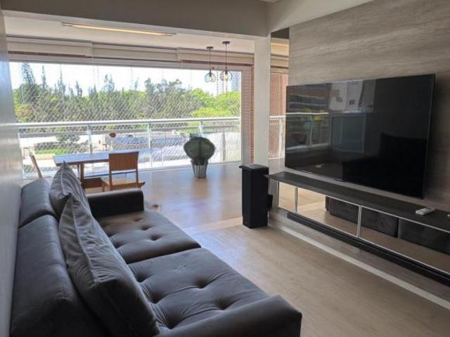 Versátil apartamento para venda em Barra Funda com 3 quartos, sendo 1 suíte, 94m²