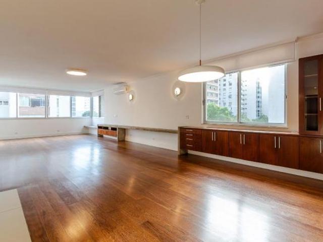 Espetacular apartamento para venda em Higienópolis com 3 quartos, sendo 2 suítes, 270m²
