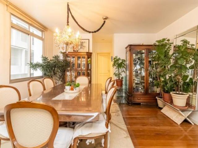 Aconchegante apartamento para venda em Itaim Bibi com 3 quartos, sendo 1 suíte, 180m²