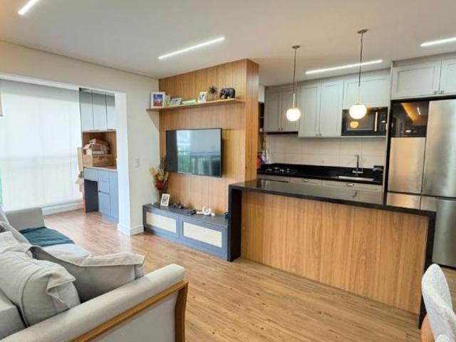 Confortável apartamento para venda em Santo Amaro com 3 quartos, sendo 1 suíte, 85m²