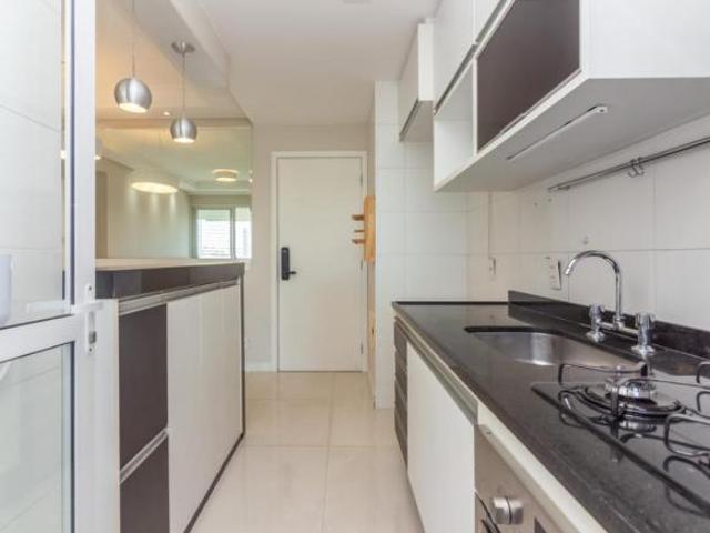 Confortável apartamento para venda em Vila Anastácio com 2 quartos, 55m²