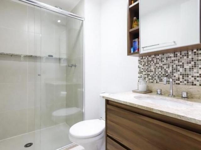 Confortável apartamento para venda em Vila Anastácio com 3 quartos, sendo 2 suítes, 92m² carlarodr