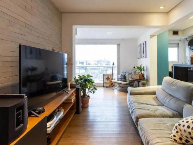 Confortável apartamento para venda em Vila Leopoldina com 2 quartos, sendo 1 suíte, 80m²