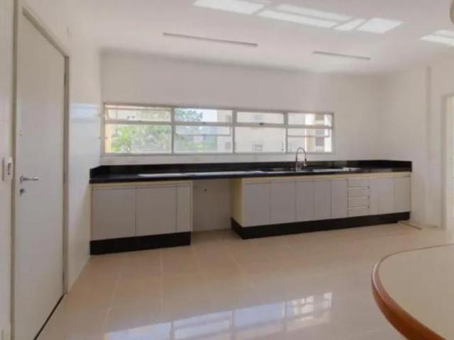 Funcional apartamento para venda em Vila Monumento com 3 quartos, sendo 1 suíte, 182m²