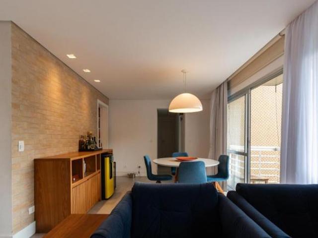 Confortável apartamento para venda em Vila Mariana com 2 quartos, sendo 1 suíte, 100m²