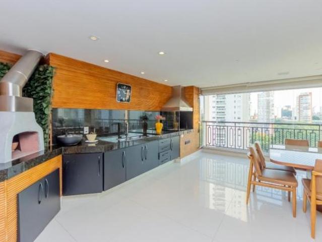 Sensacional apartamento para venda em Vila Mariana com 4 quartos, sendo 4 suítes, 250m²